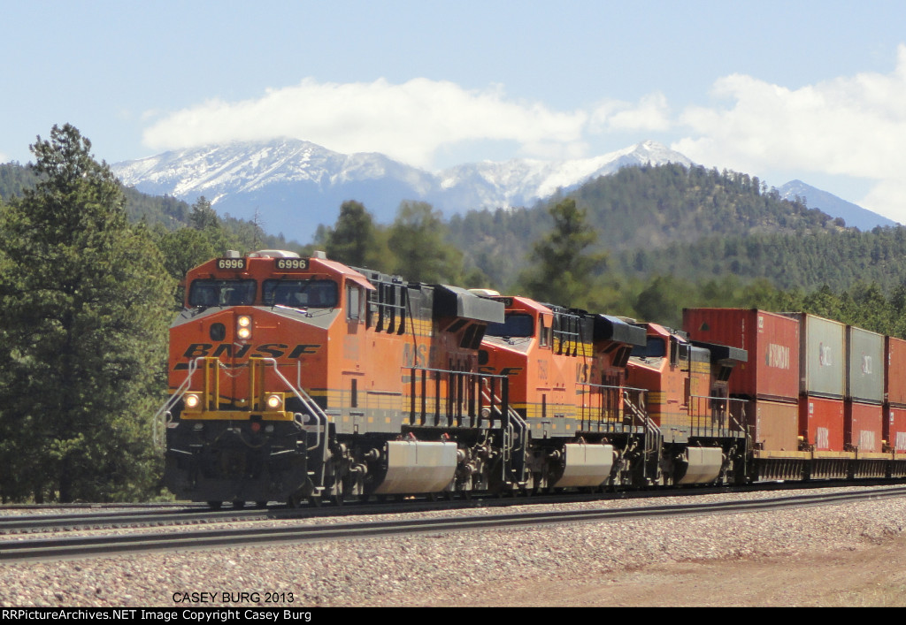 BNSF 6996